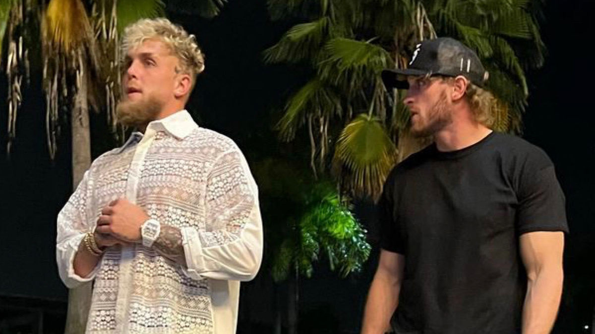 Joe Rogan Praises Logan & Jake Paul: "Him And His Brother Are F*cking ...