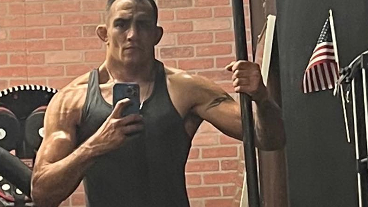 Tony Ferguson Claims He Could Beat Both Charles Oliveira, 'Khabibi ...