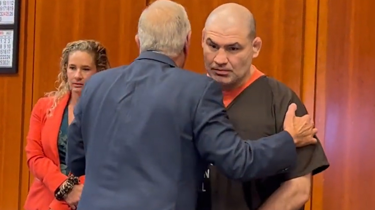 Cain Velasquez Shows Up In Court But Pre-Trial Re-Scheduled To Nov. 7 ...