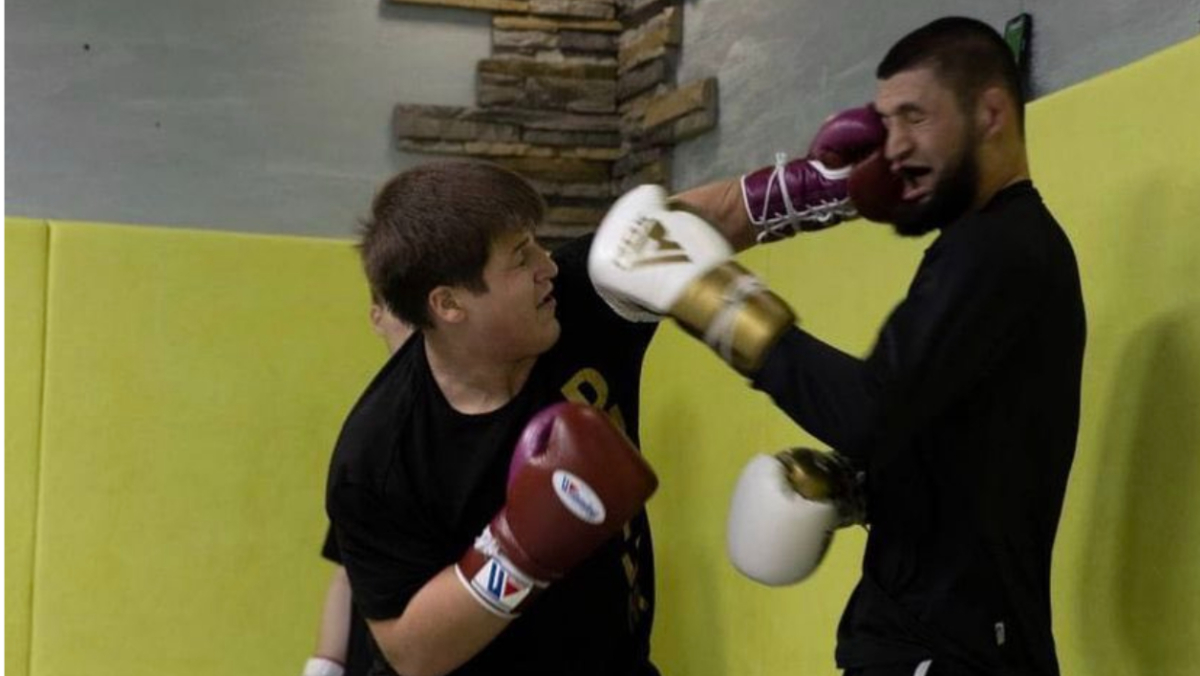 Khamzat Chimaev Spars With Children of Controversial Chechnyan Warlord ...
