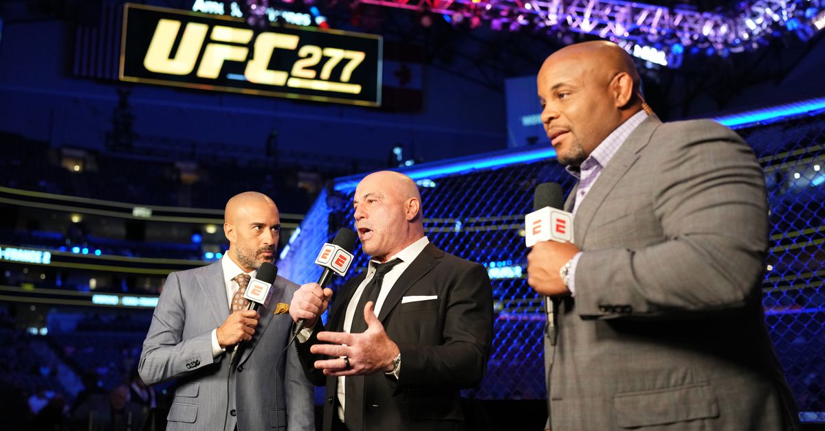 Joe Rogan Returns to Broadcast Booth at UFC 281, Full Commentary Team ...