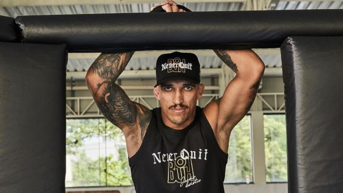 Gilbert Burns Commends Charles Oliveira For Putting Brazilian MMA Back ...