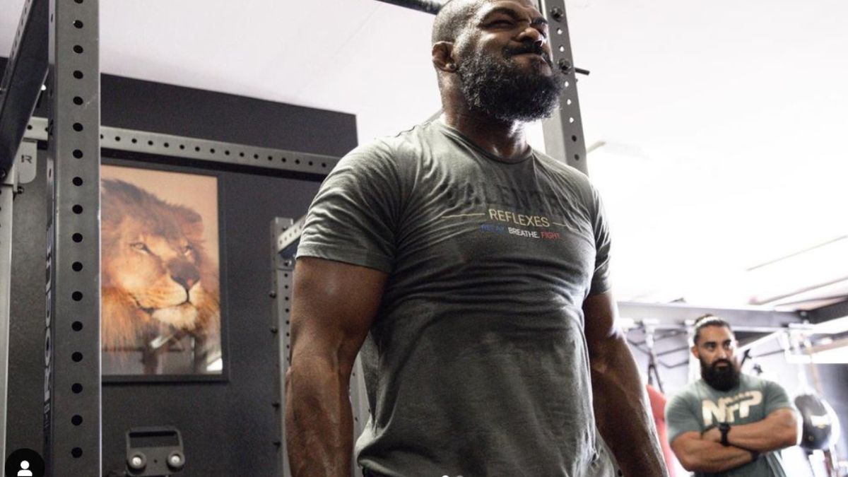 Jon Jones Reveals His Favorite UFC Fighters of All Time | MiddleEasy