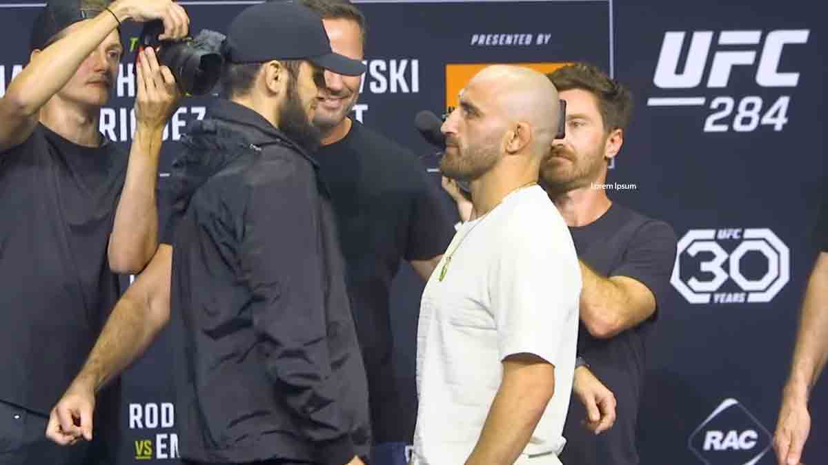 Volkanovski and Makhachev Face-Off at UFC 284 | MiddleEasy