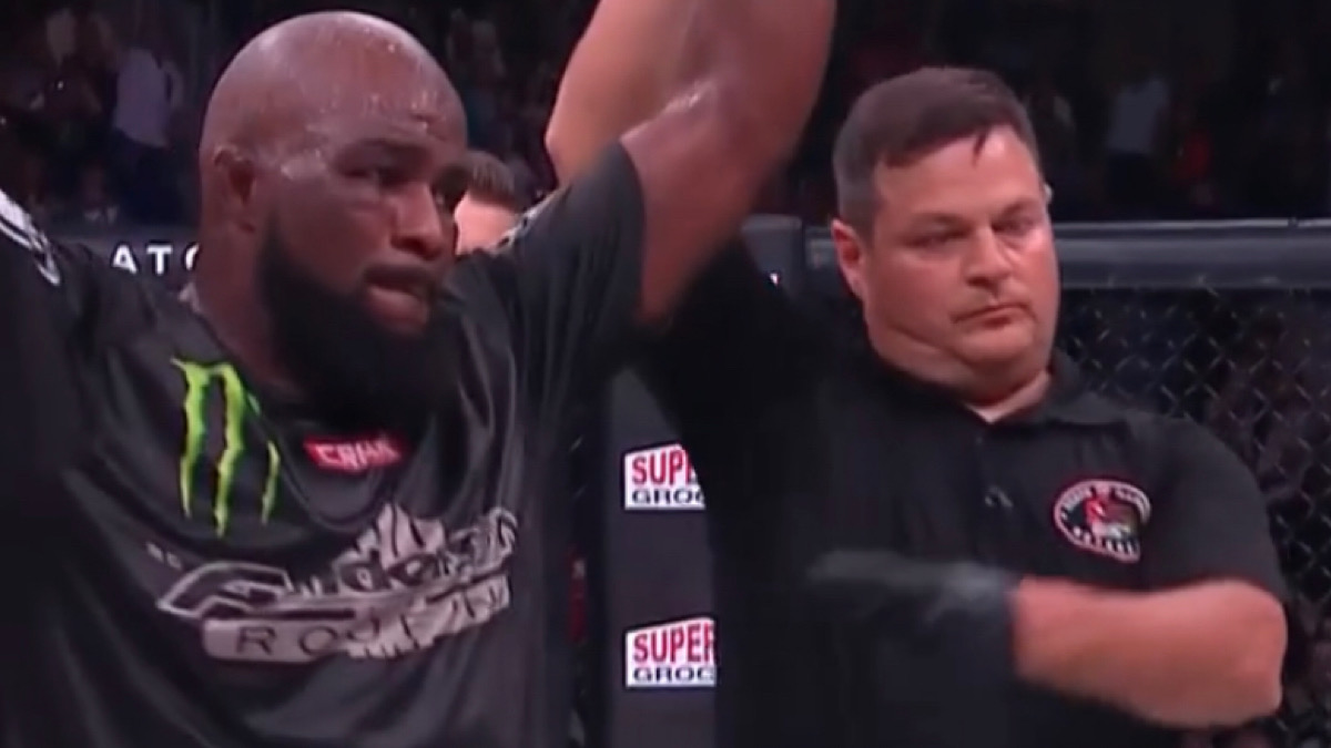 Corey Anderson Decisions Phil Davis In Close-Cut Contest - Bellator 297 ...