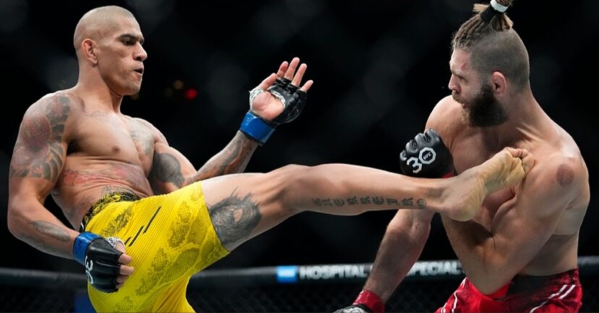 Joe Rogan Reveals Alex Pereira's Unique 'System' for Checking Leg Kicks ...