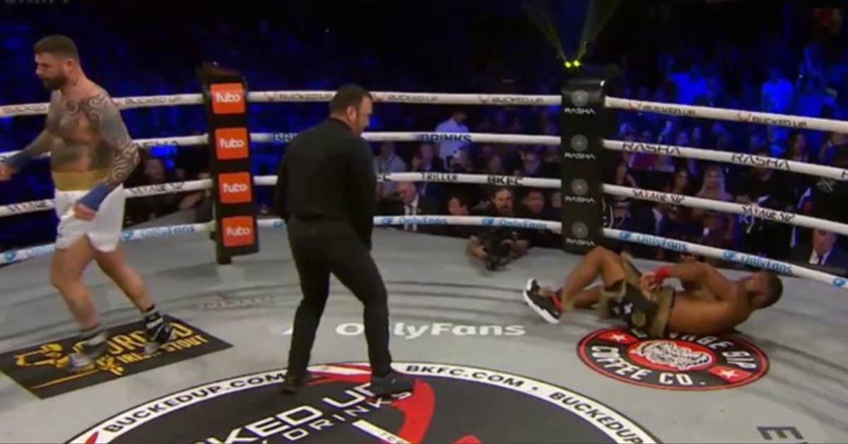 Lorenzo Hunt Suffers Horrific Elbow Injury in Opening Round Against ...