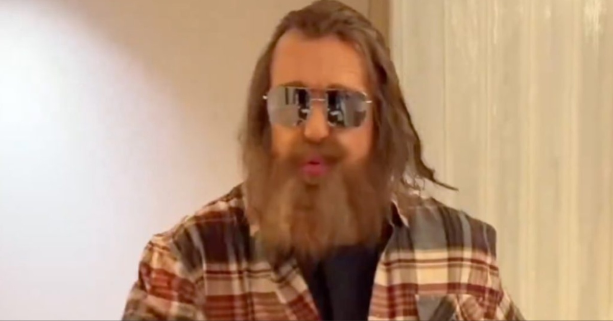 'Banned' Jake Paul Dawns Disguise to Sneak into Noche UFC at Sphere ...