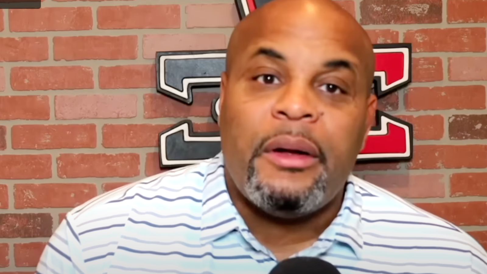 Daniel Cormier Says Justin Gaethje Is 'Still Fighting' After Dan Hooker ...