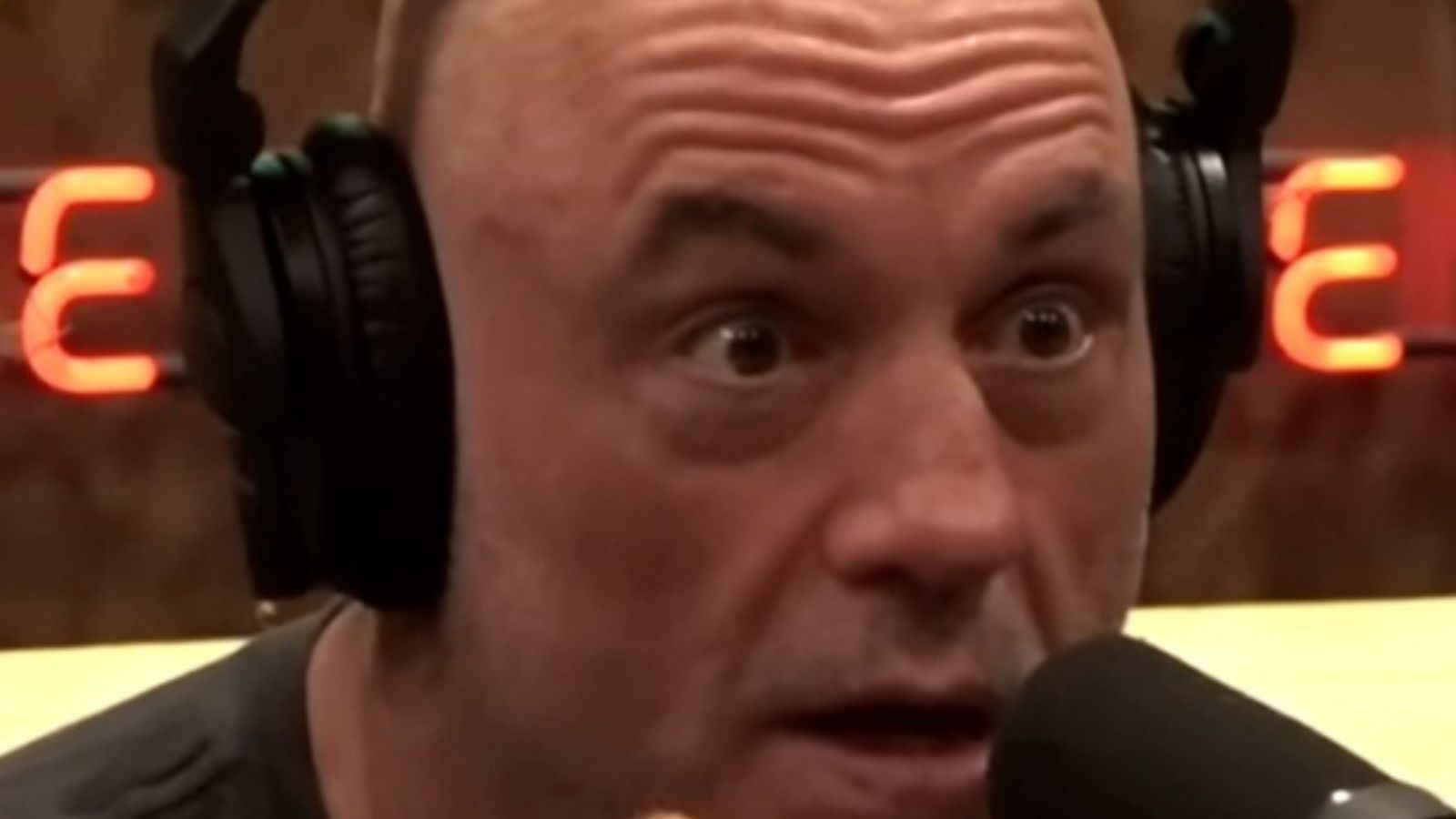 Joe Rogan Returns to UFC 319 Commentary Booth with Dustin Poirier in ...