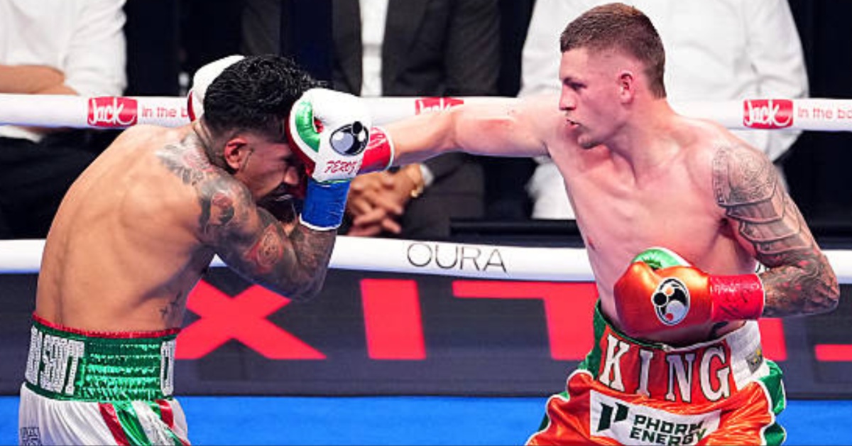 Callum Walsh Remains Undefeated with Decision Win Against Fernando Vargas Jr. - Canelo vs ...