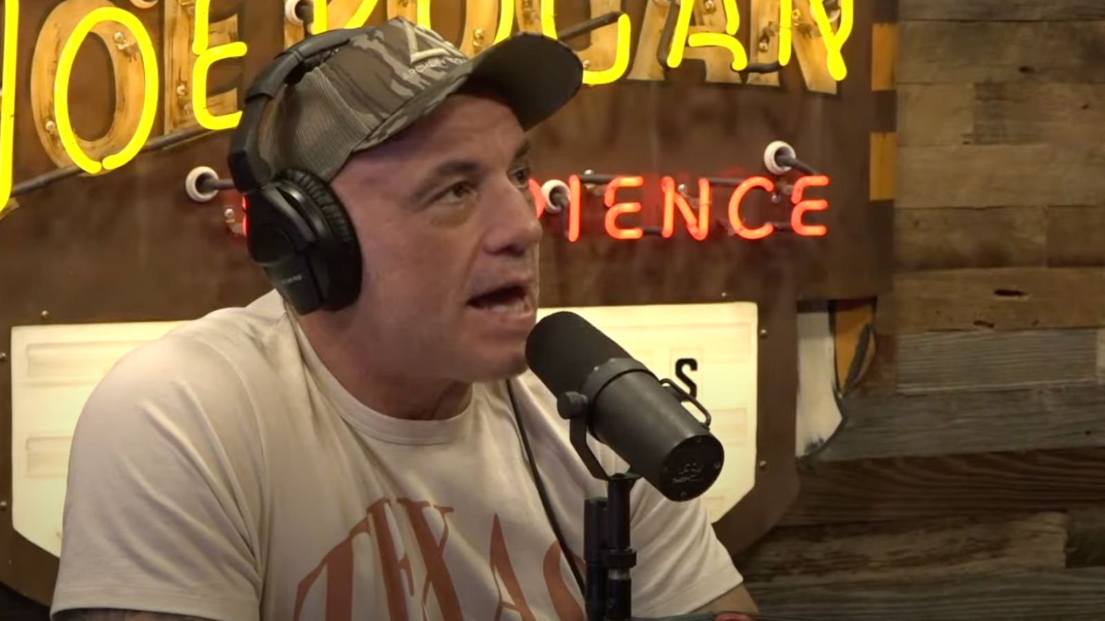 Joe Rogan on Alex Pereira: 'He’s Built Like a F**king Alien' With 'One ...