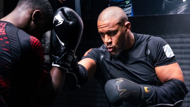 Joe Rogan Says Ciryl Gane Is 'Very Tricky' And 'Very Slick' For Alex ...